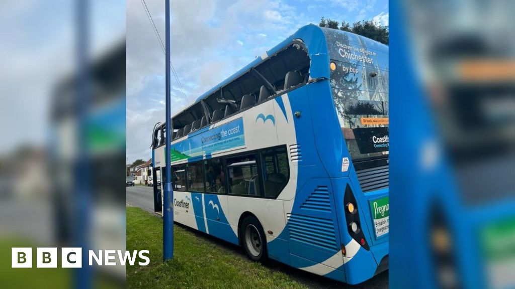 Selsey: Investigation underway after bus and tractor crash - BBC News