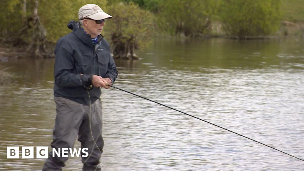 Bewl Water fly fishing challenge to raise money for charity - BBC News