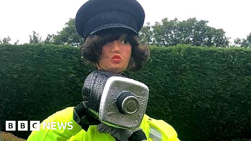 Scarecrow police officer slows speeding drivers in Lydiate - BBC News