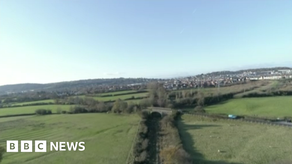 Light rail 'could reopen' Portishead-Bristol line - BBC News