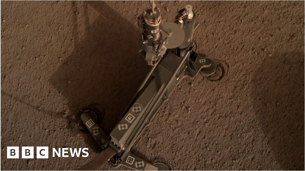 Nasa Insight Probe Mars Mole Hits Blockage In Its Burrow Bbc News