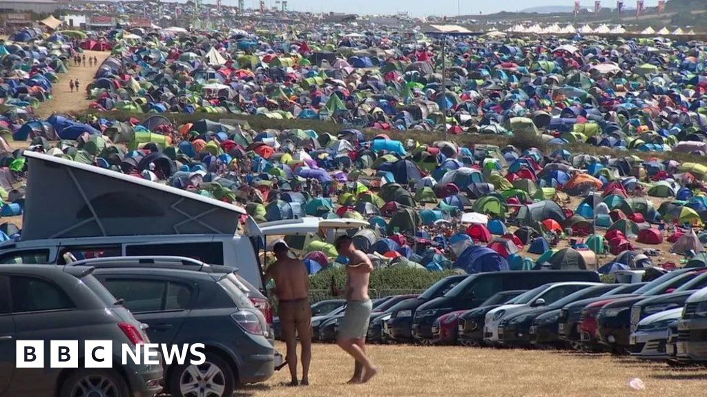 Boardmasters: Extra train seats provided across festival days - BBC News
