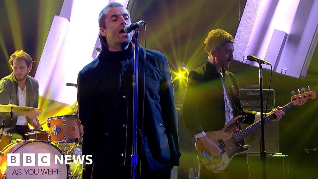 Liam Gallagher performs Wall of Glass on Later… with Jools Holland ...