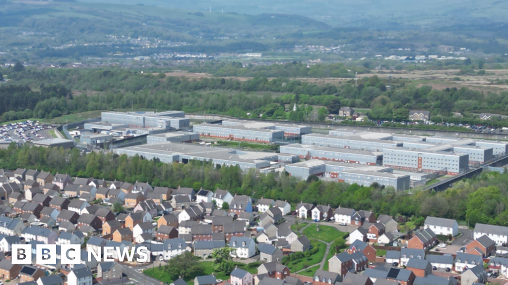 Parc prison self-harm incidents more than double - BBC News
