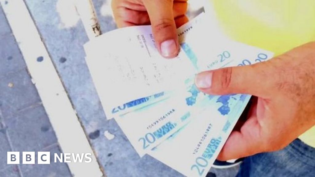Greece debt crisis: Living with restricted cash withdrawals - BBC News