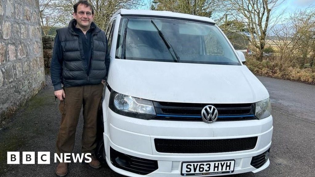 Rugby fan misses Melrose Sevens by 10,000 miles - BBC News