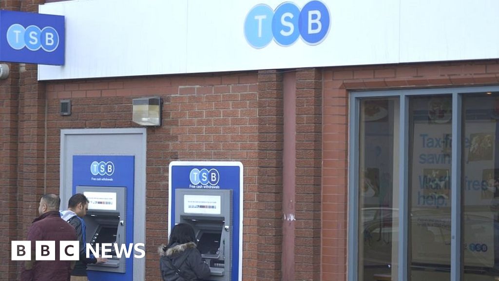 TSB admits customers face "intermittent issues" - BBC News