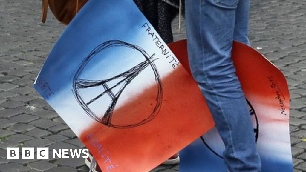 Paris attacks: Quest to identify Paris perpetrators - BBC News