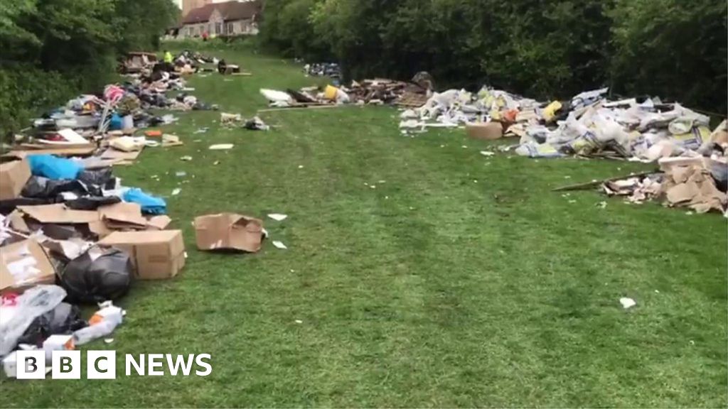 Major clean-up under way after rubbish left in Laindon - BBC News