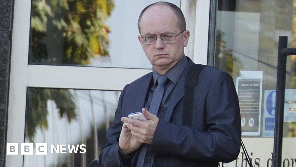 Anaesthetist admits making indecent child images - BBC News