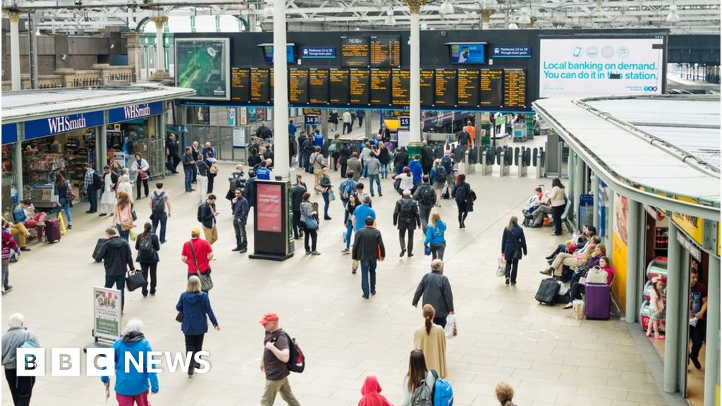 Thirty-minute commute 'saves up to £86,000 on house prices'