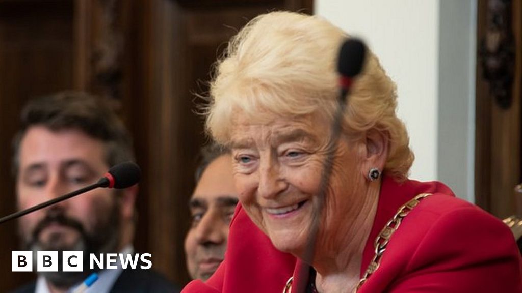 Margaret Atkinson: Tributes to leading county council figure - BBC News