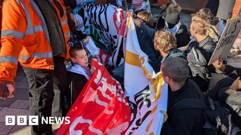 Sheffield University careers fair targeted by fossil fuel protests