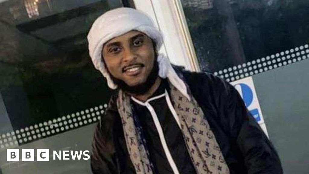 Abbey Road murder victim named as Ahmed Jama - BBC News