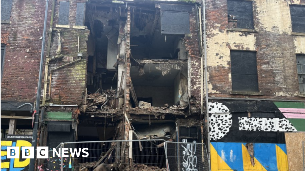 Miracle no-one killed in Leeds building collapse - traders