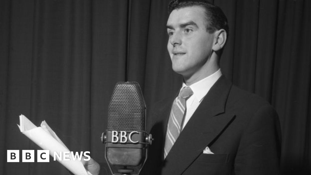 George Cole: A career in pictures - BBC News