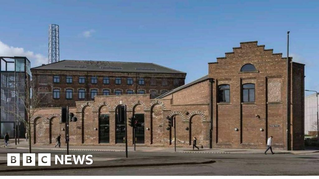 Wakefield's Phoenix Mill to become microbrewery and gallery - BBC News