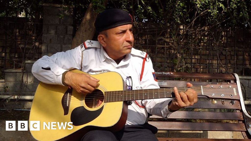 India's singing, beatboxing policeman wins hearts