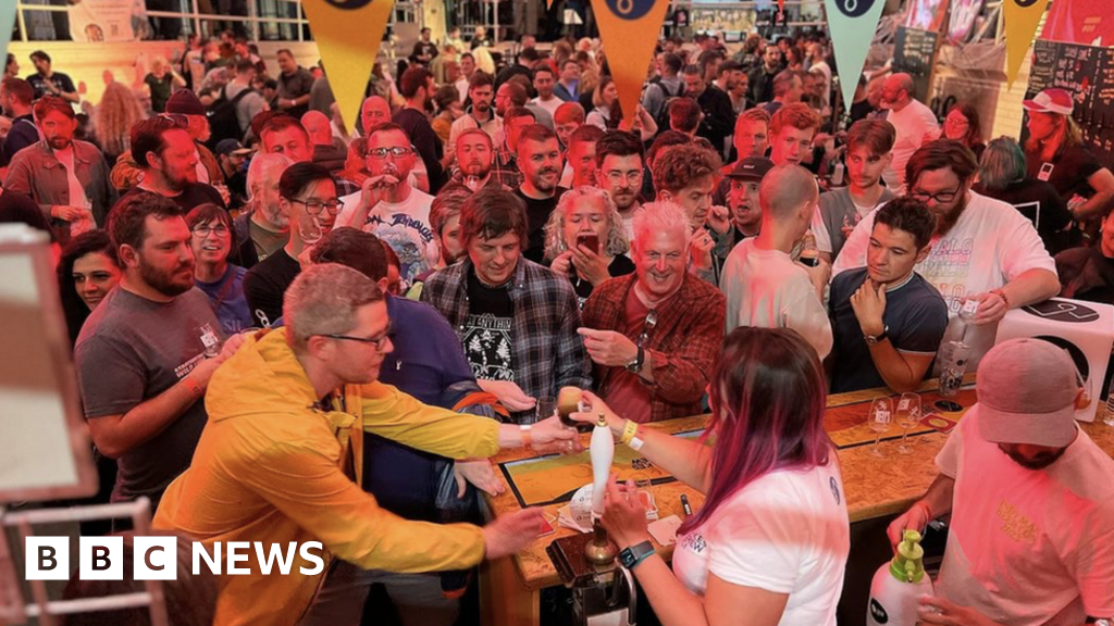 Organisers call time on popular Manchester beer festival - BBC News