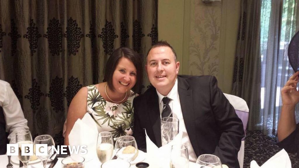 Family of brain tumour patient Caroline Burns in cannabis plea - BBC News