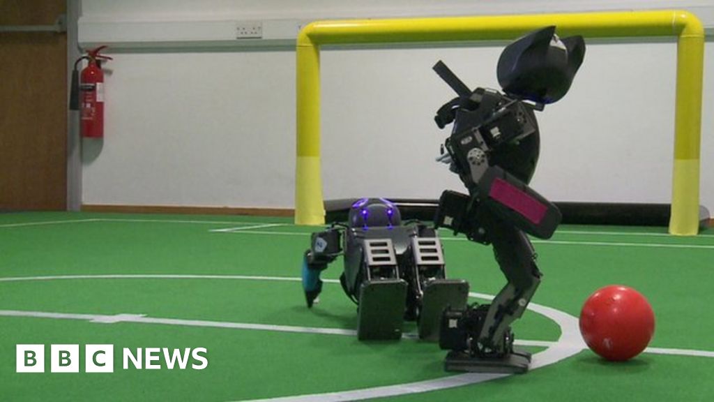 Robot footballers hoping for RoboCup win - BBC News
