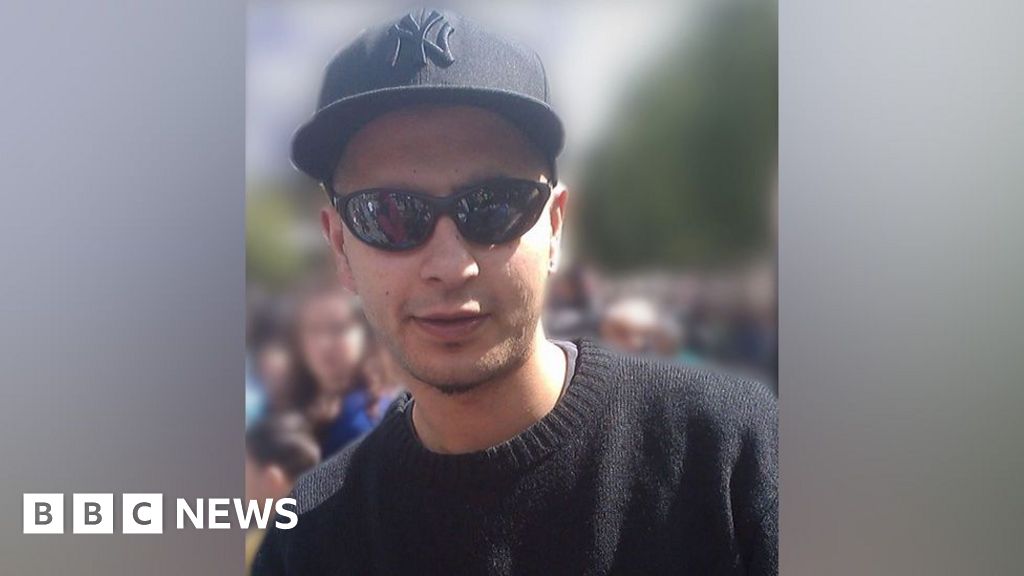 How a teenage murderer got 79 knives delivered to his door - BBC News