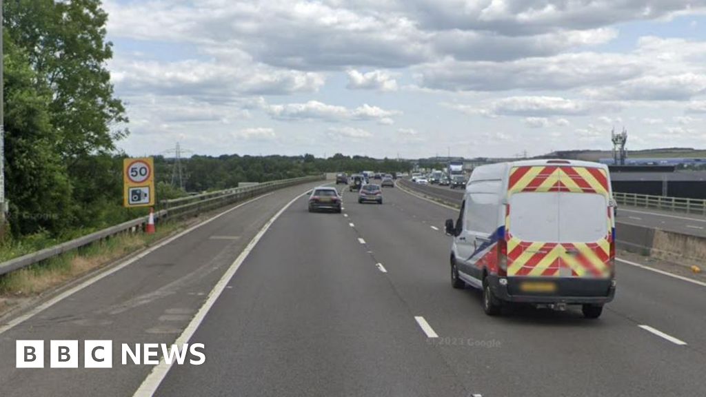 Hundreds caught speeding on Sheffield Tinsley Viaduct - police - BBC News