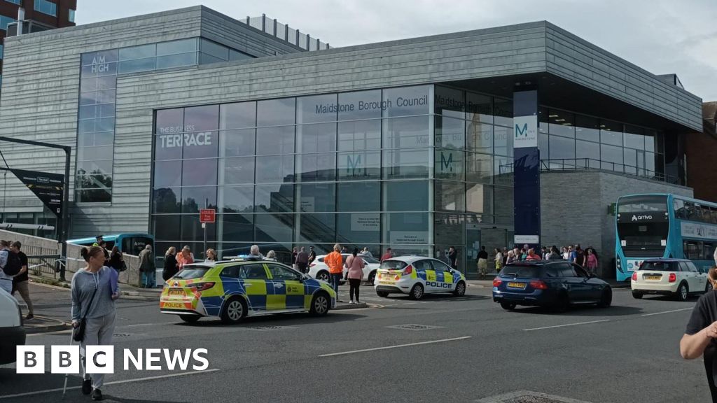 Maidstone Borough Council building evacuation stood down - BBC News