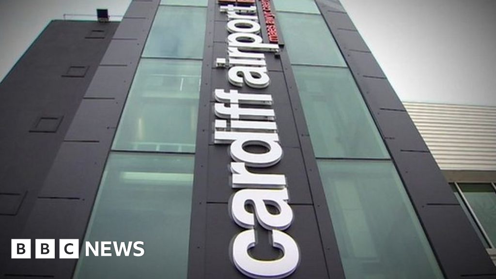 Cardiff Airport security staff call for 'real living wage' - BBC News