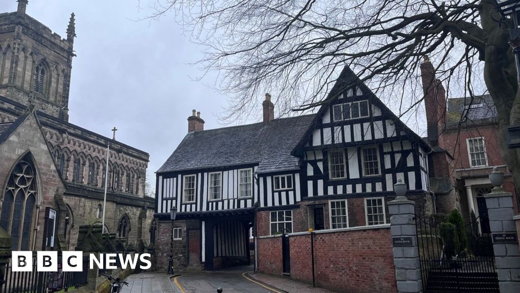 Council sells off historic house in Leicester city centre - BBC News