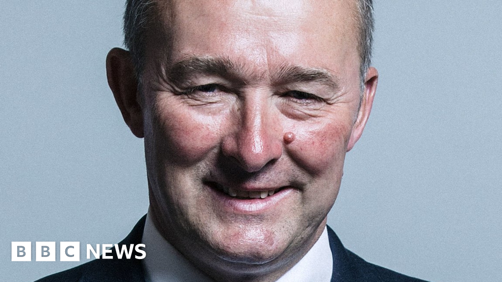 Welsh Tories reflect on the Chequers compromise - BBC News