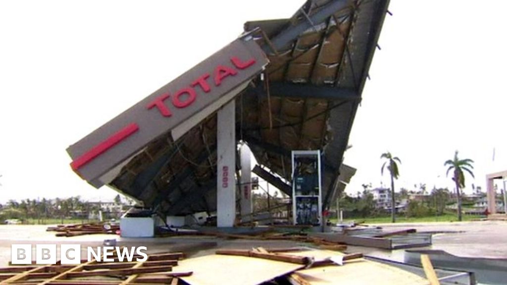 Cyclone Winston: Fiji cyclone leaves trail of destruction - BBC News