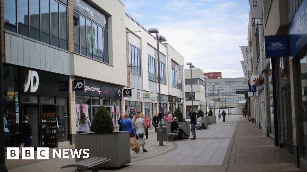 General election 2017: Candidates in Corby marginal seat profiled - BBC ...