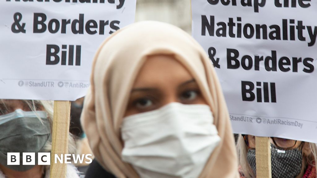 Nationality and Borders Bill: Can you lose your citizenship? - BBC News