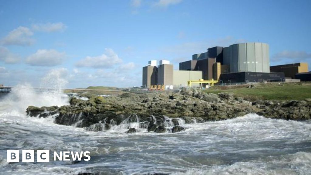 Wylfa nuclear power station plans expected to go ahead - BBC News