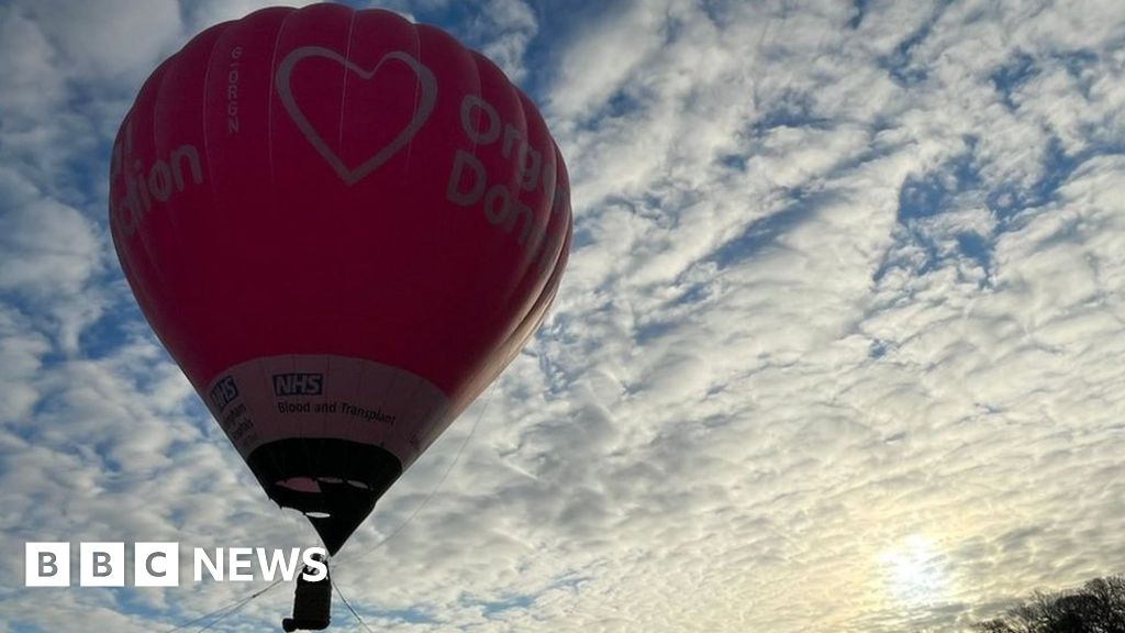 Families back balloon's organ donation mission - BBC News