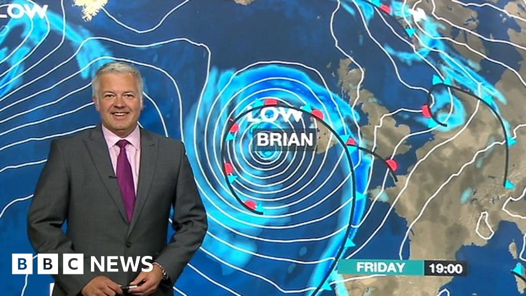Storm Brian Wales weather warning from Derek Brockway - BBC News