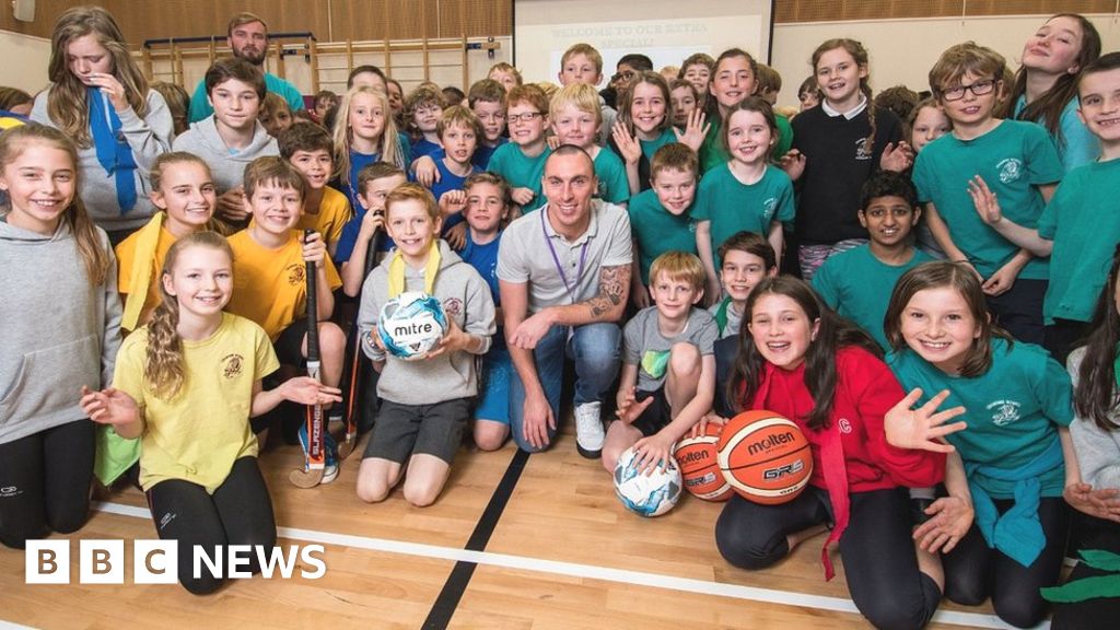 Scotland player Scott Brown opens new hall at Cramond Primary School ...