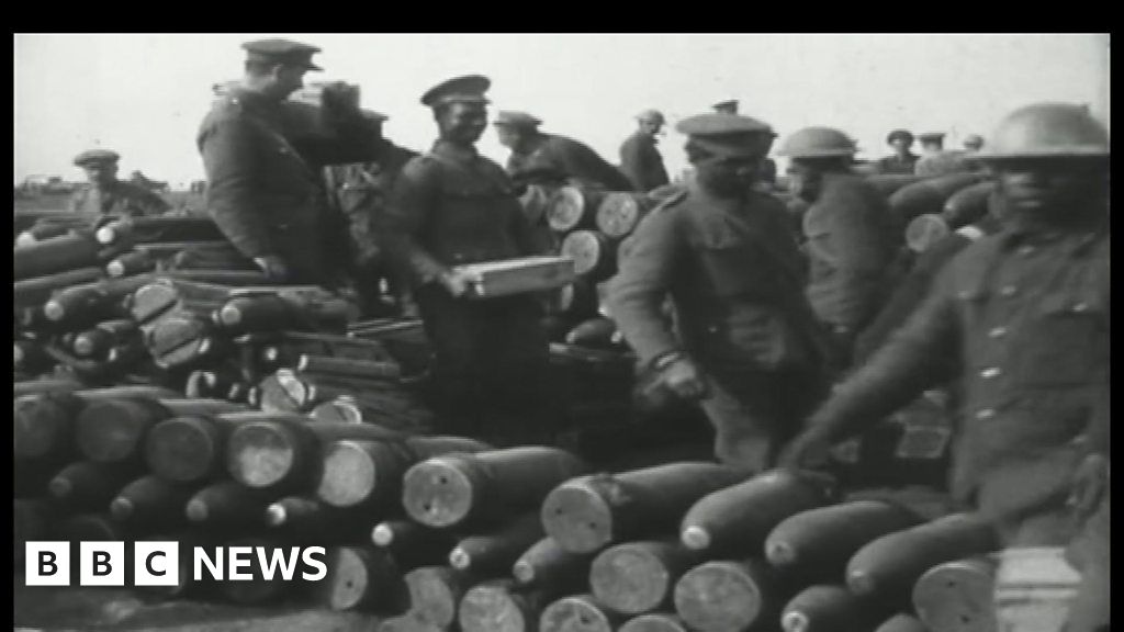 Black poppy wreaths to be laid in Leeds - BBC News
