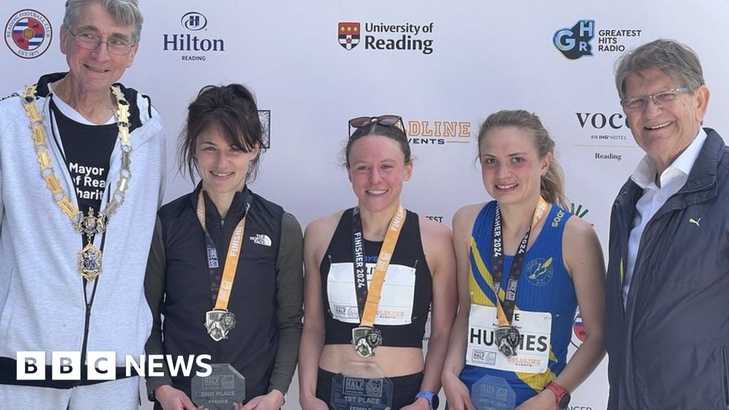 Thousands of runners compete in Reading half marathon