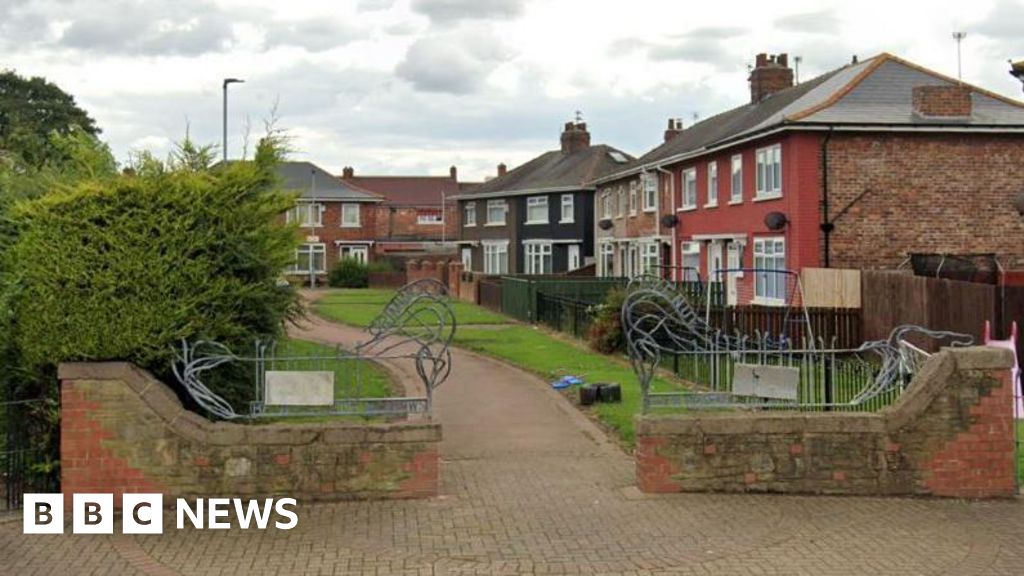 Middlesbrough knife attack on husband like a massacre - wife - BBC News