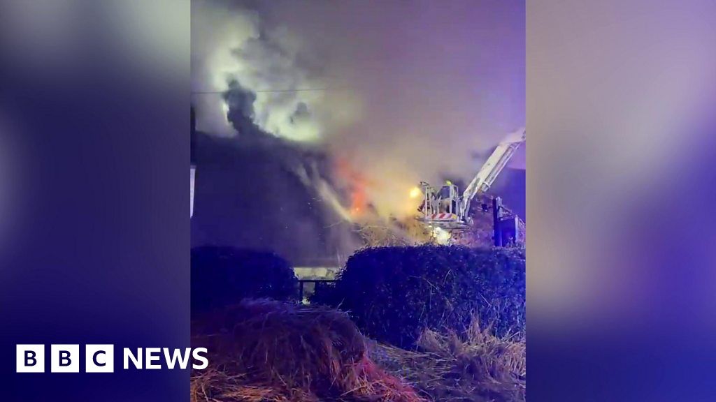 Star at Harome: Michelin-starred restaurant gutted by fire - BBC News