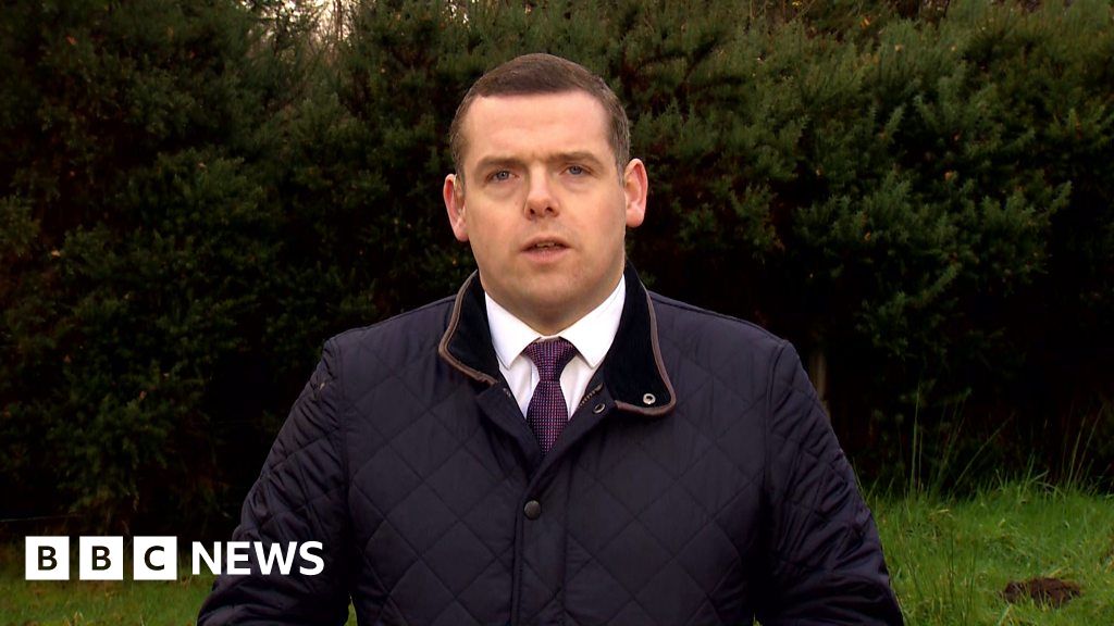 Douglas Ross: 'Where is the evidence vaccine passports work?'