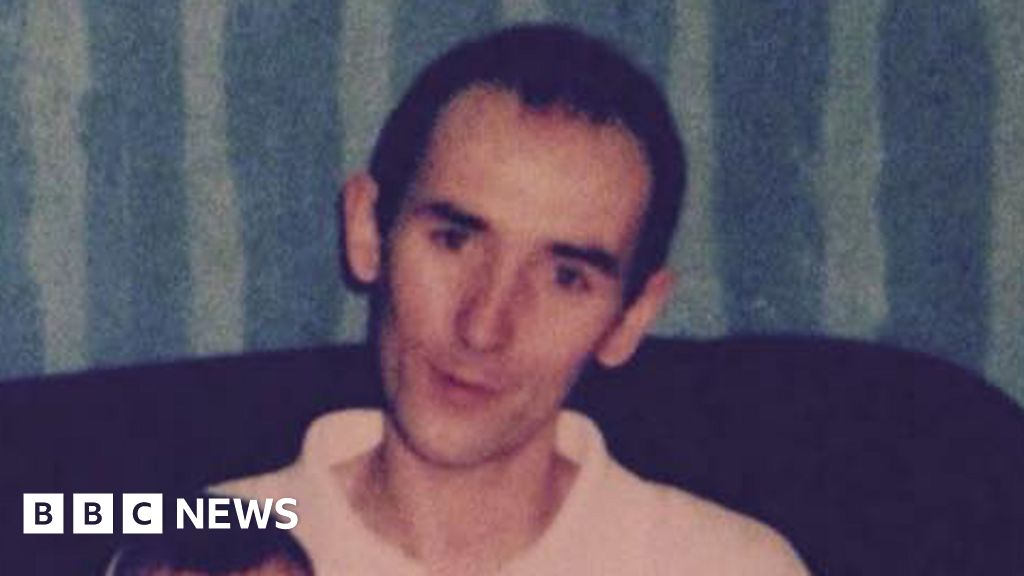 Man arrested over Christmas Day death of Thomas Roberts - BBC News