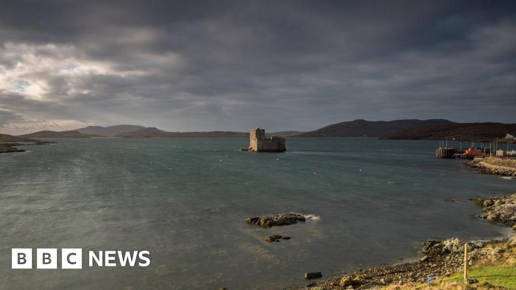 Future of Barra's historic castle to be discussed - BBC News