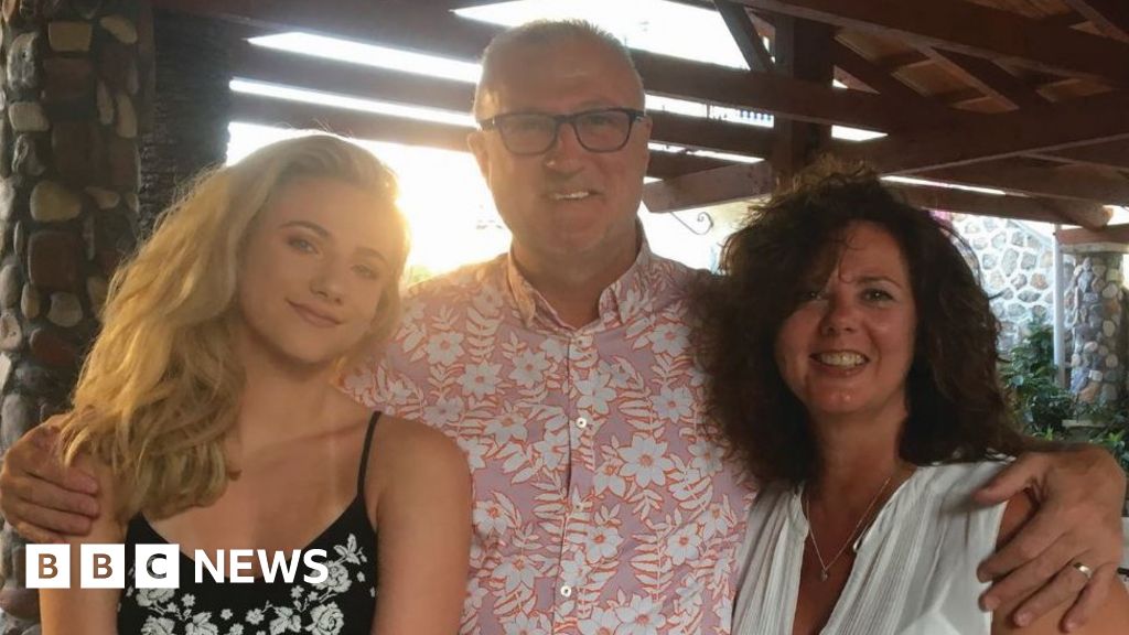 Nottingham charity match to honour ex-footballer's wife - BBC News