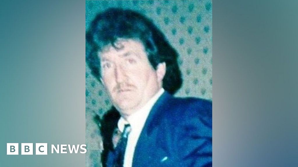 Patrick Devine: New appeal on 20th anniversary of murder - BBC News