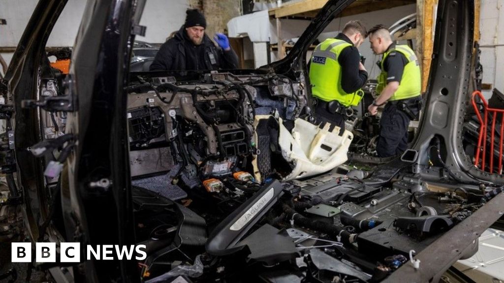 West Midlands Police Arrests 100 Suspected Car Thieves Bbc News