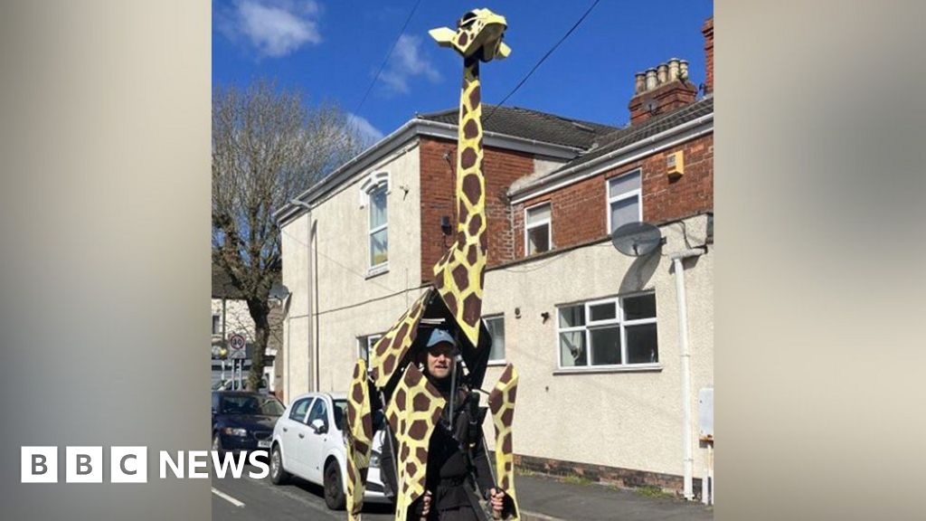 Life-size giraffe puppet making its way through Lincolnshire