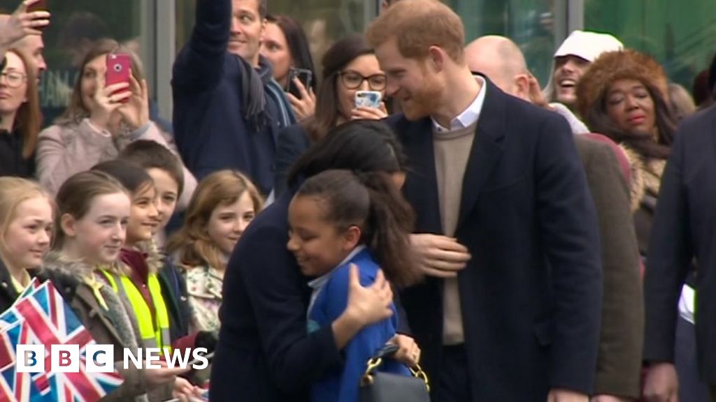 Meghan Markle hug a 'dream come true' for girl, 10 - BBC News